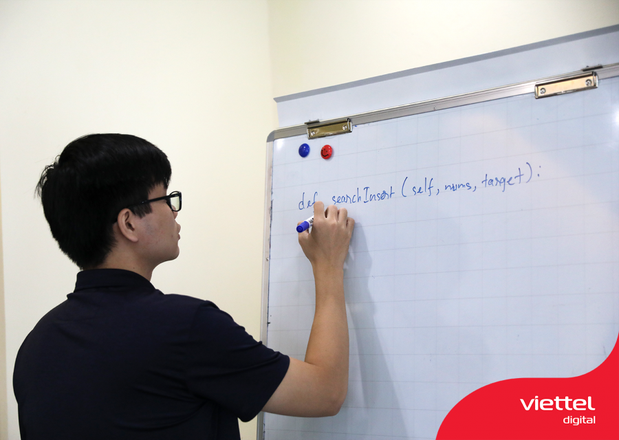 Tech Talk Mở đầu Chuỗi Tech Talk Coding Skill Bằng Thuật Toán Array Structure Sorting