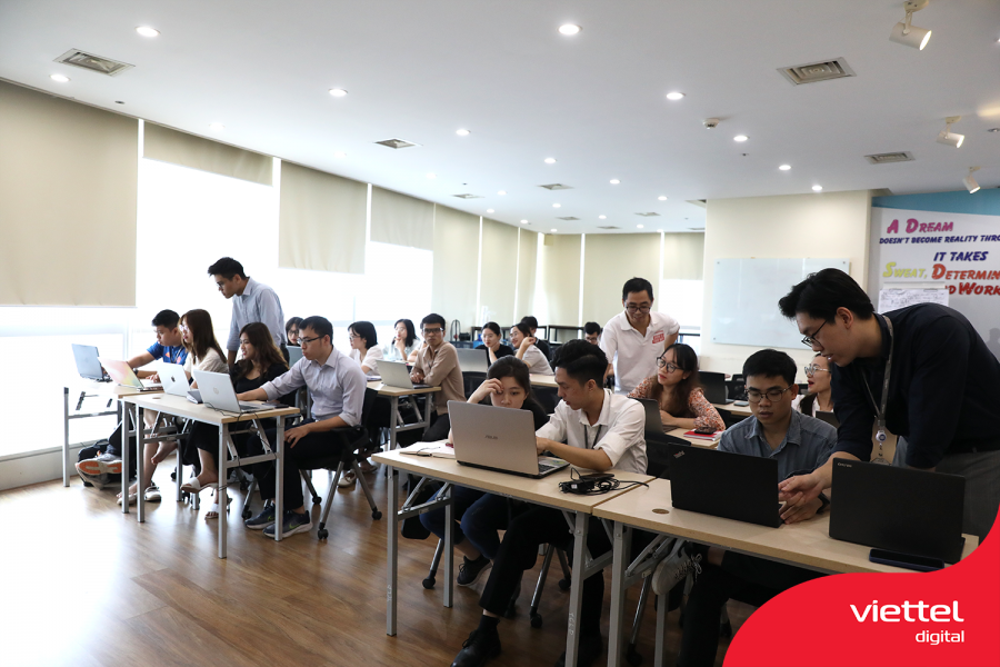 Tech Talk Mở đầu Chuỗi Tech Talk Coding Skill Bằng Thuật Toán Array Structure Sorting